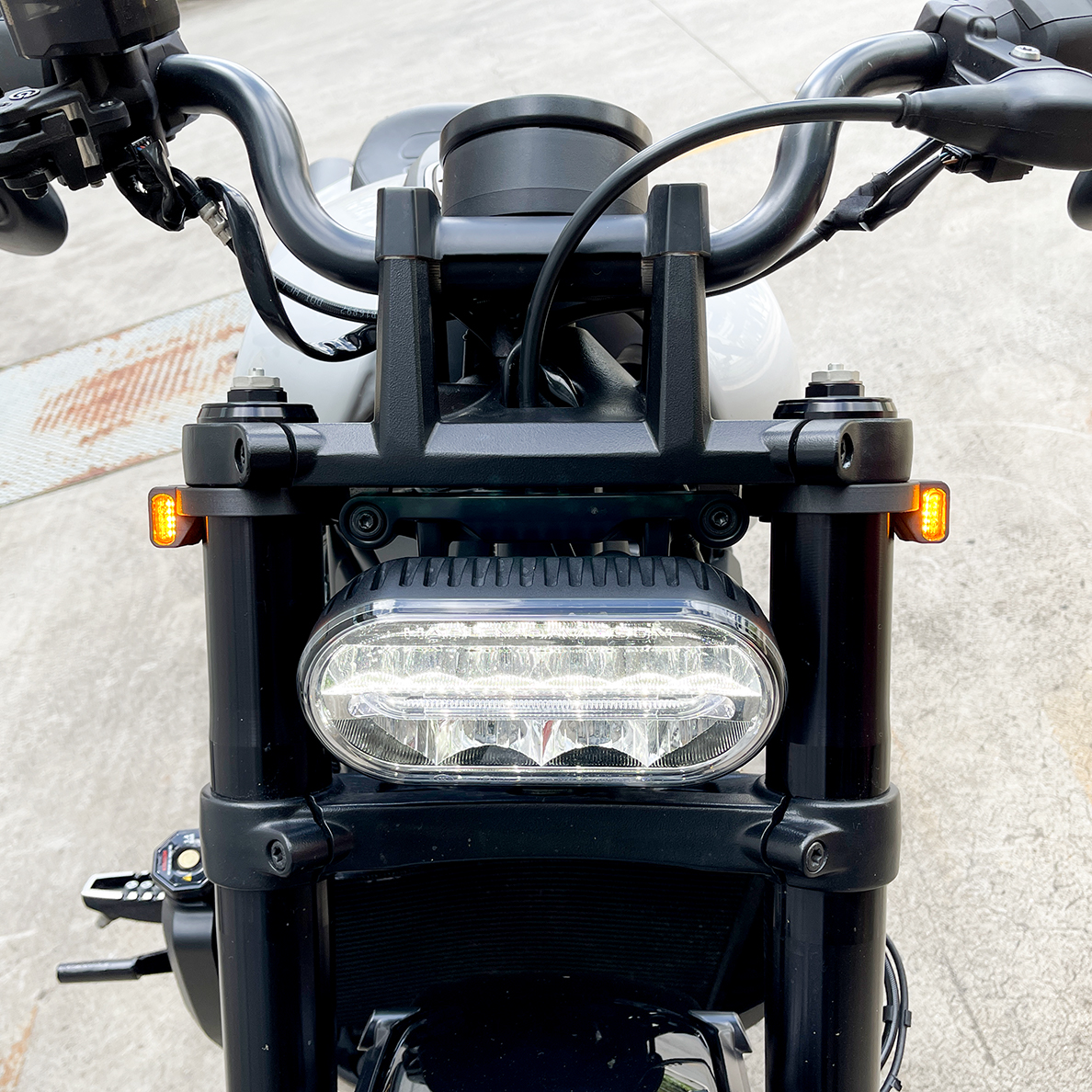 Carbon Front Turn Signals - Elliott Motorcycles